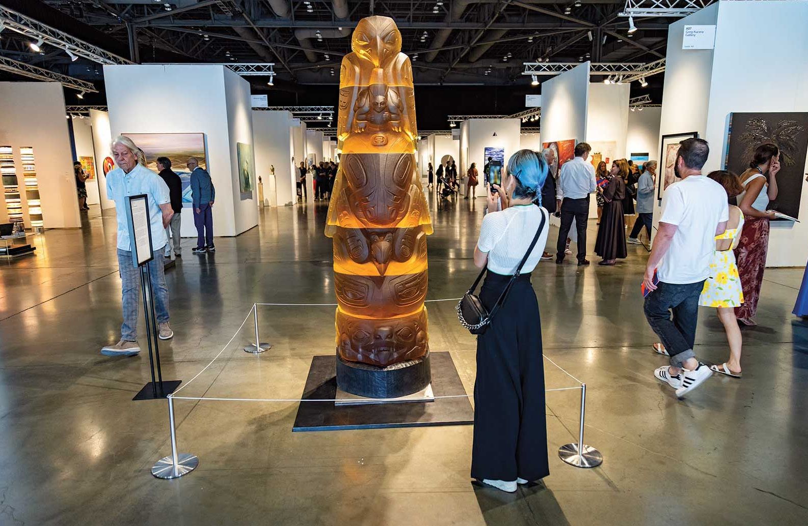 A Contemporary Collaboration (Issue 213)